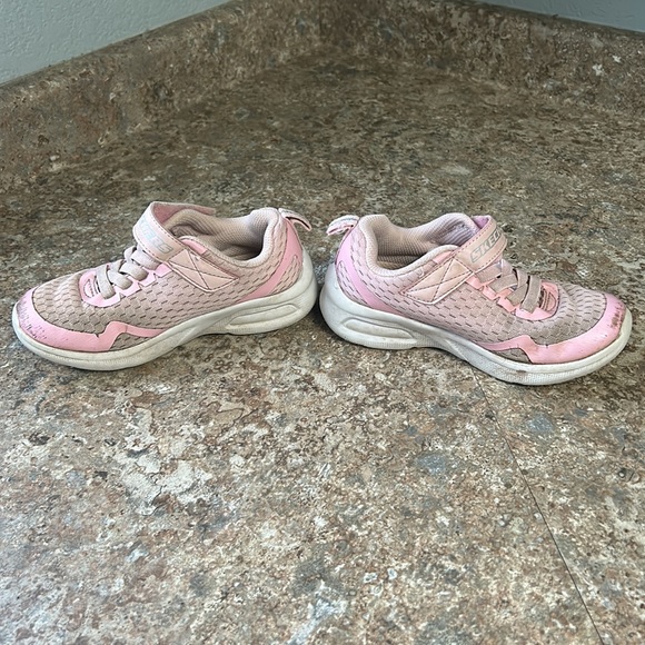 Skechers | Shoes | Skechers Little Girls Tennis Shoes Size 2 | Poshmark